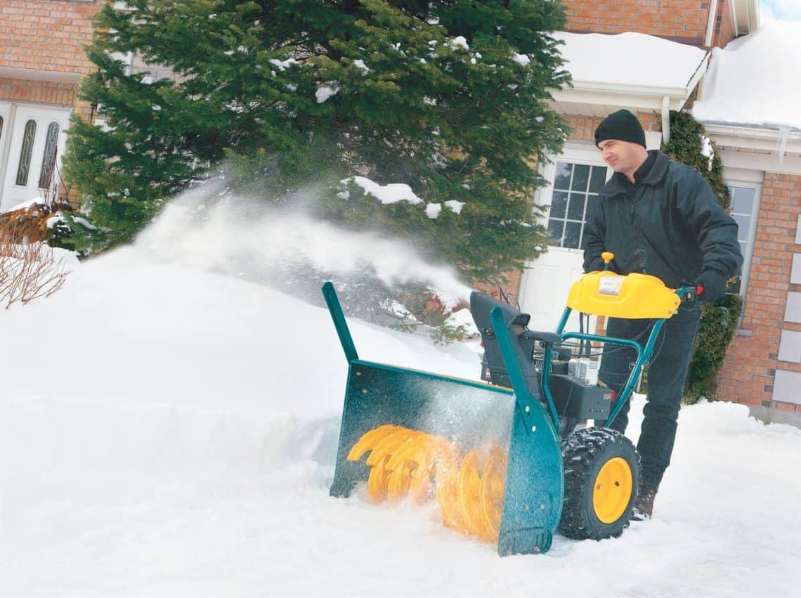 Souffleuse à neige : quel modèle choisir ? en avril 2026