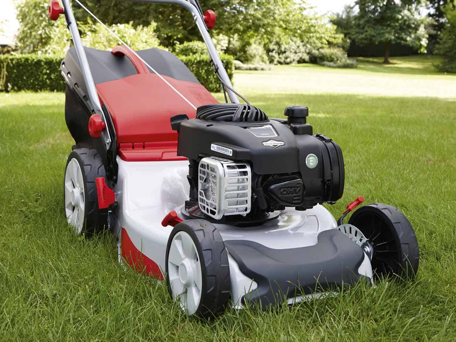 Les meilleures tondeuses à gazon du moment en octobre 2025